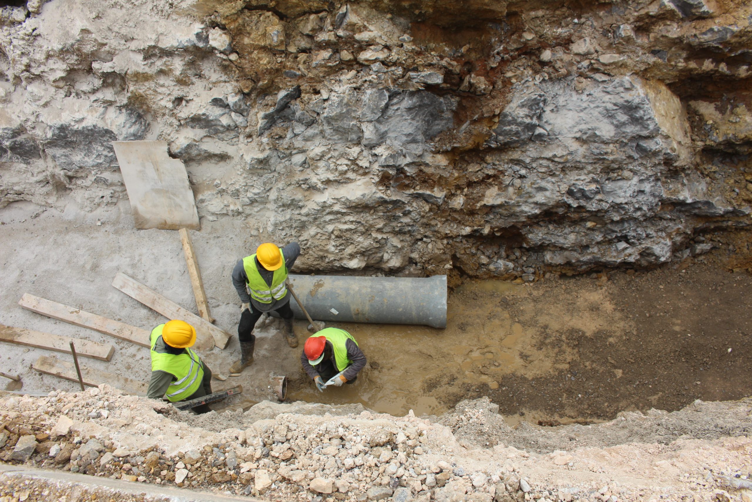 Remodelação de coletores na Rua Mourisca em Capa Rota - SMAS Sintra